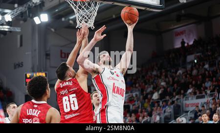 FILIP STANIC (BAMBERG BASKETS, #65) und MALIK OSBORNE (ROSTOCK ...