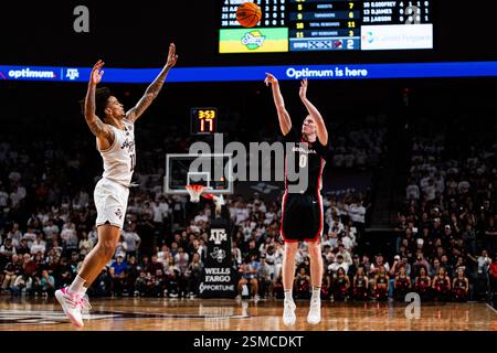 Georgia guard Blue Cain (0) shoots the ball against Florida during the ...