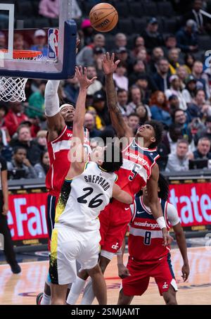 Washington Wizards guard AJ Johnson (5) dunks the ball during the first ...
