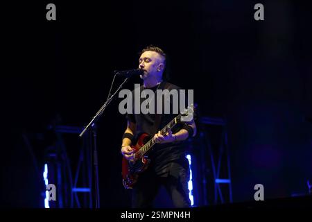 Tim McIlrath von der Band Rise Against bei einem Konzert im Velodrom in ...