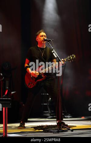 Tim McIlrath von der Band Rise Against bei einem Konzert im Velodrom in ...