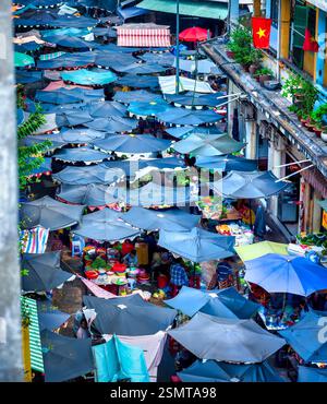 Daily life of traditional market at Phung Hung street, Cho Lon. Street ...