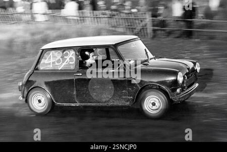 Female driver racing Mini Cooper at Loton Park Hill Climb 1968 PICTURE ...