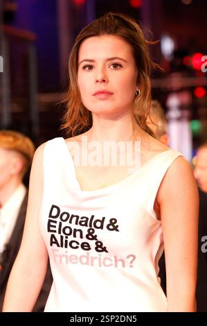 Luisa Neubauer bei der Premiere Das Licht und Berlinale Eroeffnung am 13.02.2025 *** Luisa ...