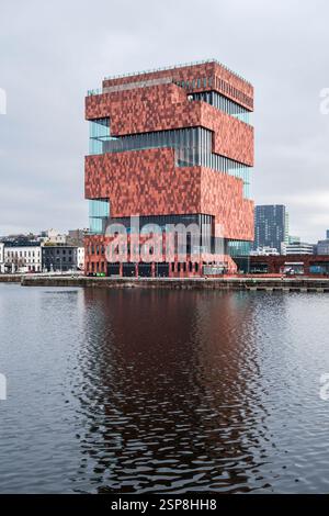 The museum and gallery of MAS (Museum aan de Stroom) in Antwerp ...