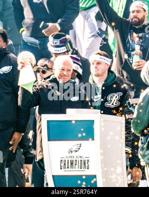 Philadelphia Eagles team owner Jeffrey Lurie, center left, and Brandon ...