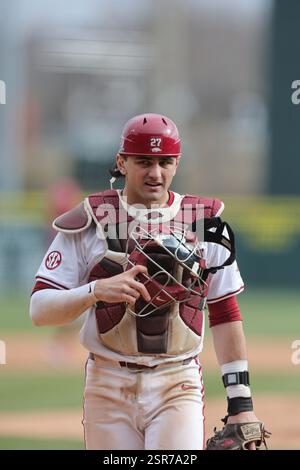 Arkansas catcher Ryder Helfrick (27) makes a play to first base against ...