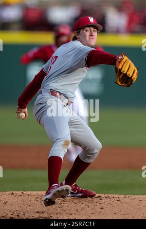 Washington State pitcher Nick Lewis (13) throws a pitch against ...