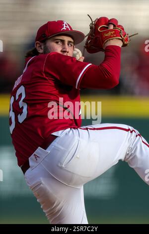 Arkansas pitcher Zach Root (33) throws a pitch against Washington State ...