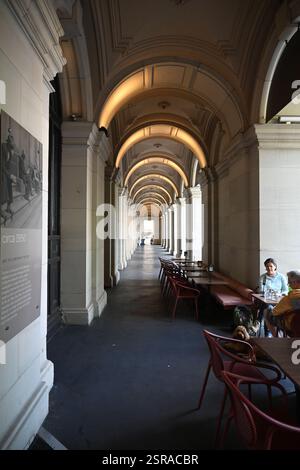 Corridor Café, Melbourne's General Post Office 350 Bourke Streets ...
