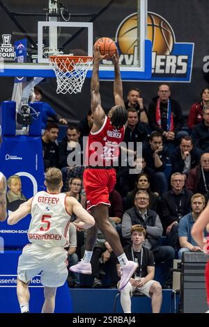 Ty Brewer (Syntainics MBC, No 15)GER, Syntainics MBC vs. Bamberg ...