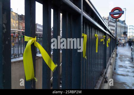 London, U.K Yellow Ribbon Campaign. Vigil for the Hostages on day 691 ...