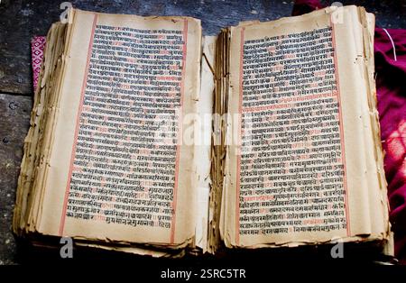 Antique hand script book of Hindu Stock Photo - Alamy