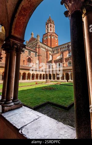 Vercelli, Piedmont, Italy. The Gothic Saint Andrew Basilica, the ...