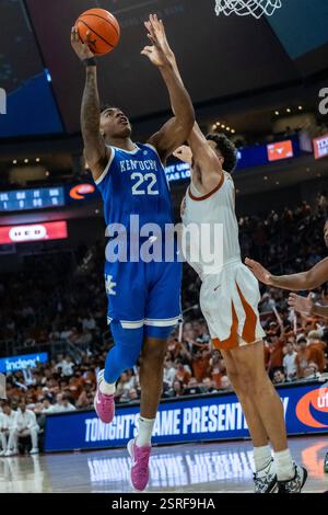 Kentucky center Amari Williams (22) dunks against Illinois in the ...