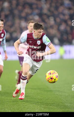 Ollie Scarles of West Ham United during the Premier League match West ...