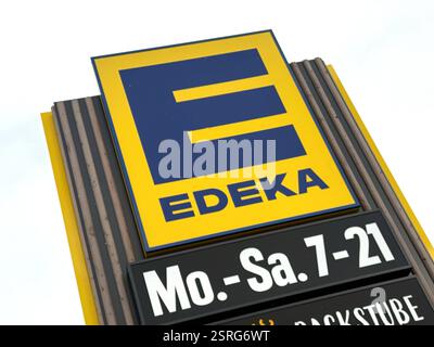 Außenwerbung Logo EDEKA *** Outdoor advertising logo EDEKA Copyright ...