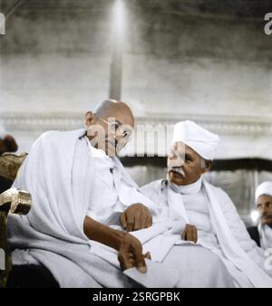Mahatma Gandhi and Madan Mohan Malaviya Banaras Hindu University, Uttar ...