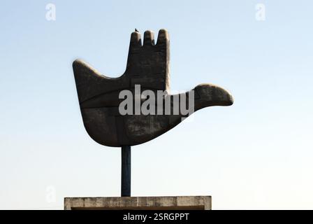 Open Hand monument emblem of Chandigarh designed by French architect Le ...