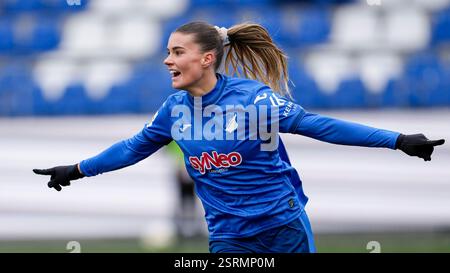 Selina Cerci (Deutschland, #15) jubelt ueber das Tor zum 1:1, GER ...