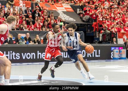 Weissenfels, Deutschland. 16th Feb, 2025. Die Zweitplatzierten Bamberg Baskets VIMODROM TOP FOUR ...