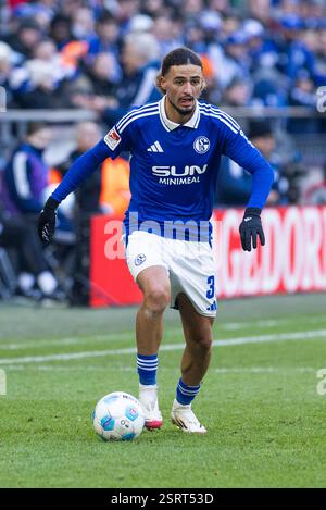 Taylan Bulut (FC Schalke 04, #31), Louey Ben Farhat (Karlsruher SC, #19 ...