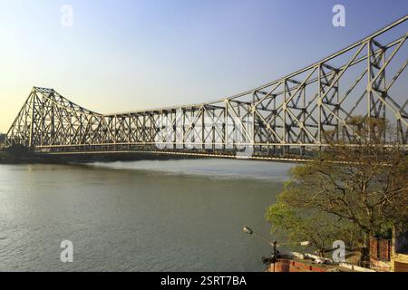 Howrah Bridge in Hooghly River, Calcutta, Kolkata, West Bengal, India ...