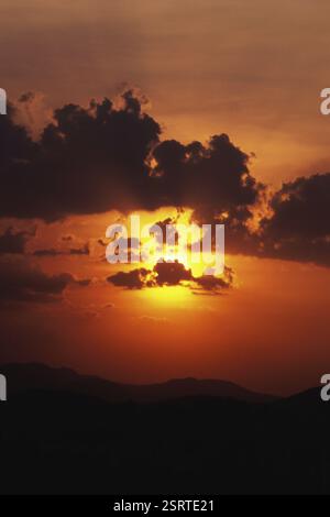 Sky and clouds in evening. Pune, Maharashtra, India Stock Photo - Alamy
