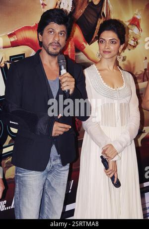 CHENNAI EXPRESS, l-r: Deepika Padukone, Shah Rukh Khan on international poster art, 2013, ©UTV ...