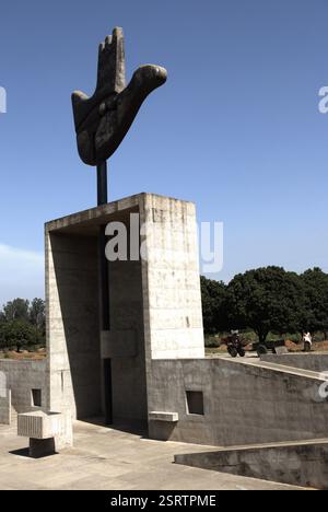 Open Hand monument emblem of Chandigarh designed by French architect Le ...