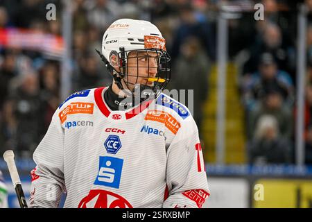 Linz, Austria. 16th Feb, 2025. LINZ, AUSTRIA -FEBRUARY 16: Kevin Paul ...