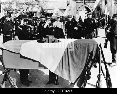UNDER TWO FLAGS Date: 1936 Stock Photo - Alamy