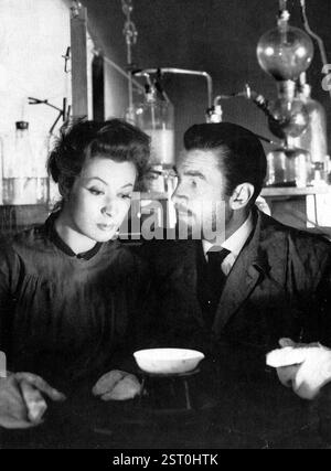 MADAME CURIE [US 1943] GREER GARSON as Madame Curie, WALTER PIDGEON as ...