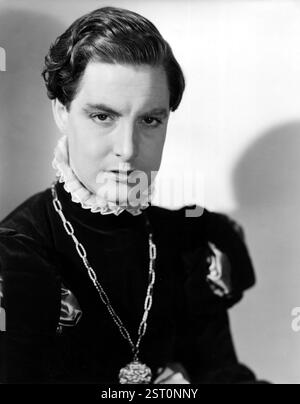 THE PRIVATE LIFE OF HENRY VIII [BR 1933] CHARLES LAUGHTON as King Henry ...