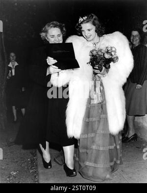 Judy Garland, right, with her mother, Ethel Gumm, sister Virginia Gumm ...