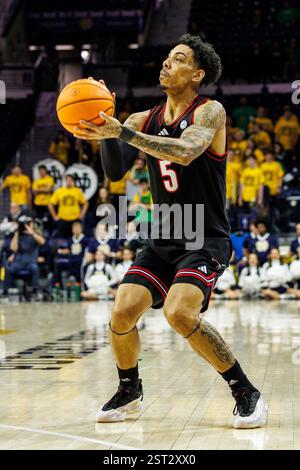 Louisville guard Terrence Edwards Jr. attempts a layup during the ...