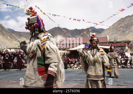 Batalic women, brokpa troop dancers, ladakh festival, ladakh, Jammu and ...