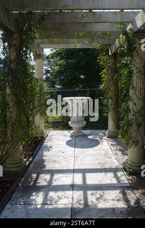 The Rosecliff mansion ornate gardens in Newport, Rhode Island, USA ...