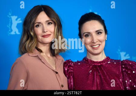 Schauspielerin Rose Byrne und Regisseurin Mary Bronstein während des ...