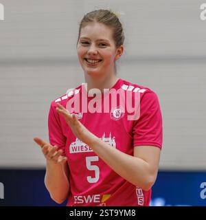 Erfurt, Deutschland. 15th Feb, 2025. Hannah Hartmann (VC Wiesbaden, 5 ...