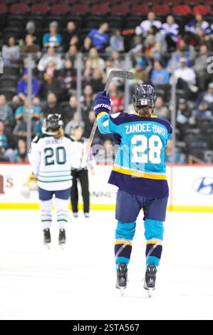 New York Sirens' Micah Zandee-Hart (28) keeps Ottawa Charge's Brianne ...