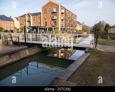 Ebley Mill Swing Bridge, The Stroudwater Canal, Stroud, Gloucestershire ...