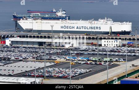 A ro-ro ship loaded with export vehicles leave Haitong (Taicang ...