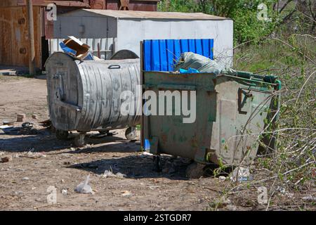city trash cans Stock Photo - Alamy