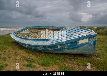 Old boat slowly decaying Stock Photo - Alamy