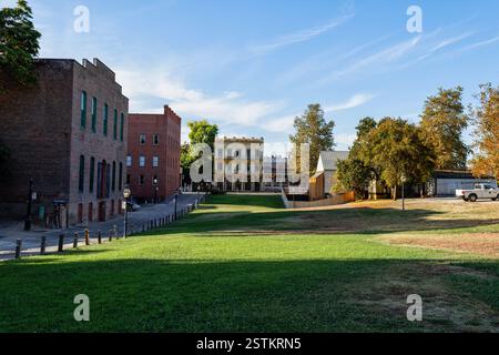 Historic gold rush era buildings in Old Sacramento State Historic Park ...