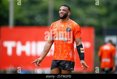 Vincent Tshituka of the Hollywoodbets Sharks during the Hollywoodbets ...