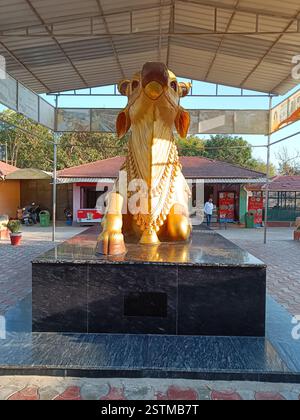 Nandi (Shiva’s bull) statue in a roundabout in the old city of Madurai ...