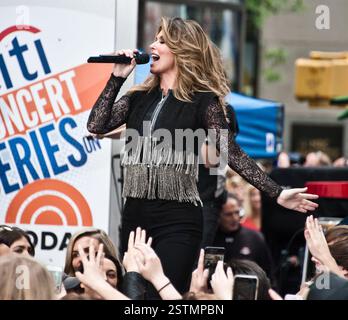 Shania Twain on Today Show to talk about her new album Queen of Me in ...