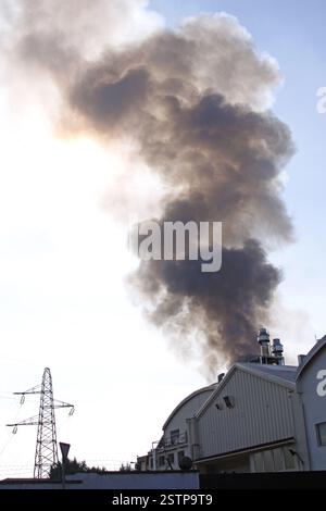 Fire at the warehouse Stock Photo - Alamy